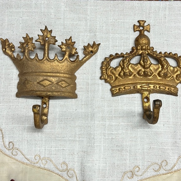 Vintage | Other | King Queen Golden Crown Hooks Set | Poshmark